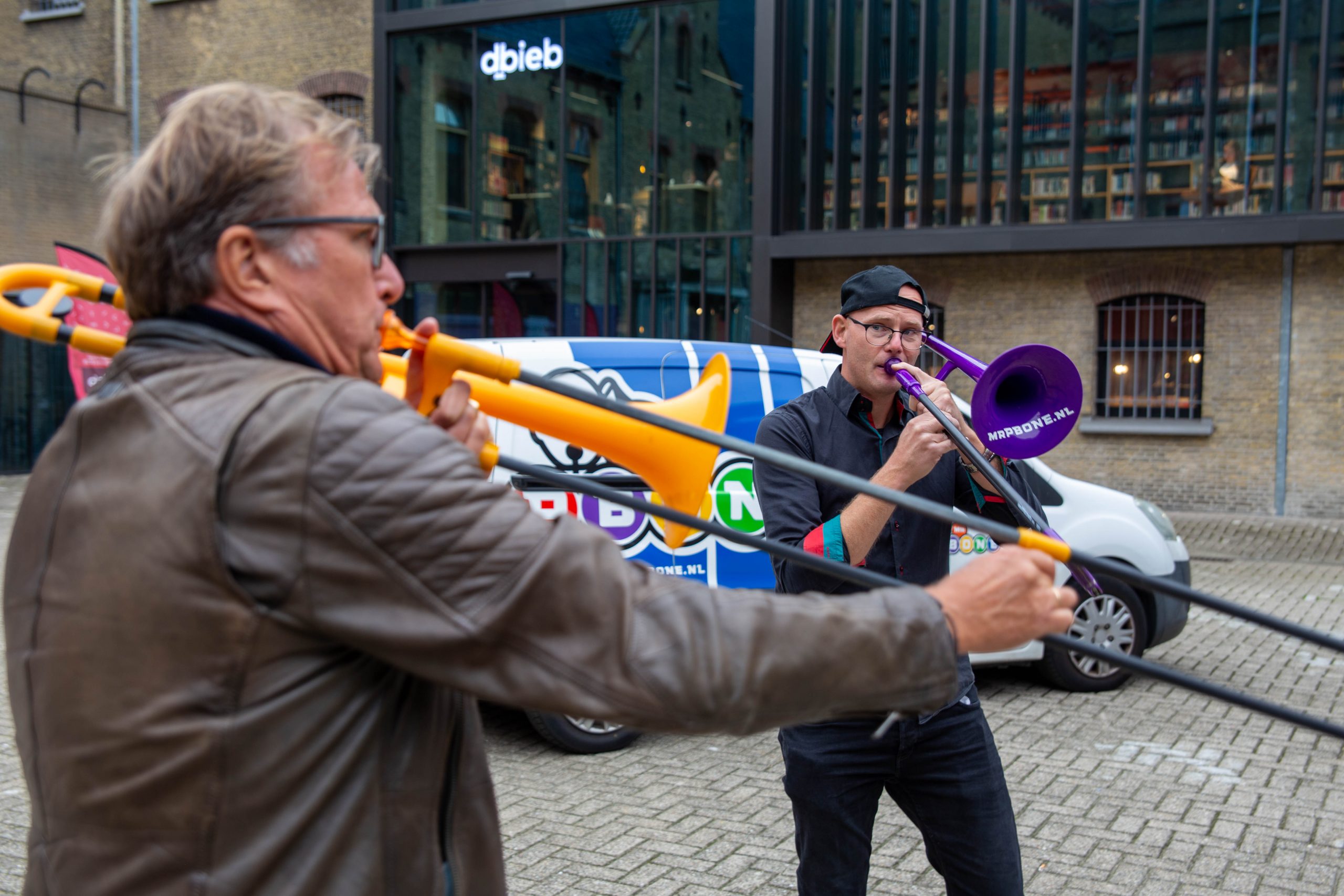 Mark Boonsta - Mr. Pbone - Zitten met Henk
